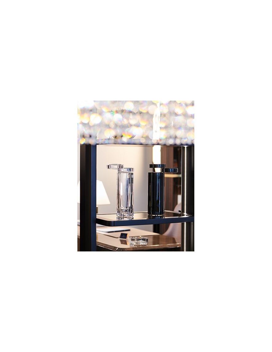 The vases of Mario Cioni, works of art of the Italian high crystal